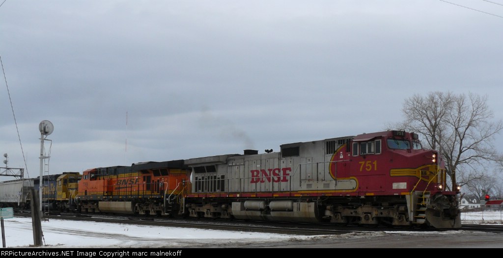BNSF 751